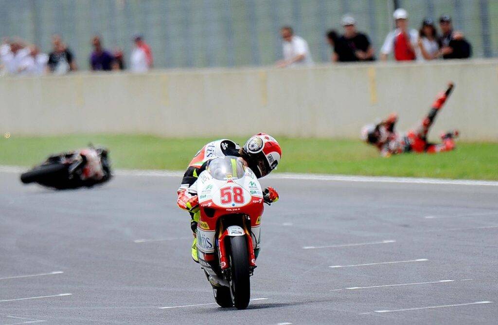 Marco Simoncelli, nove anni fa il tragico incidente: un pilota ...