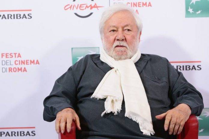 Paolo Villaggio, l'omaggio di Roma a Fantozzi e l'Autobus al volo - Foto