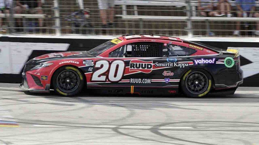 Nascar, Bell conquista l’ultima vittoria in semifinale a Martinsville