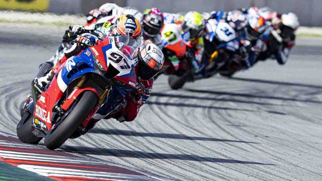 Superbike, svelato il calendario 2023: doppio sogno italiano