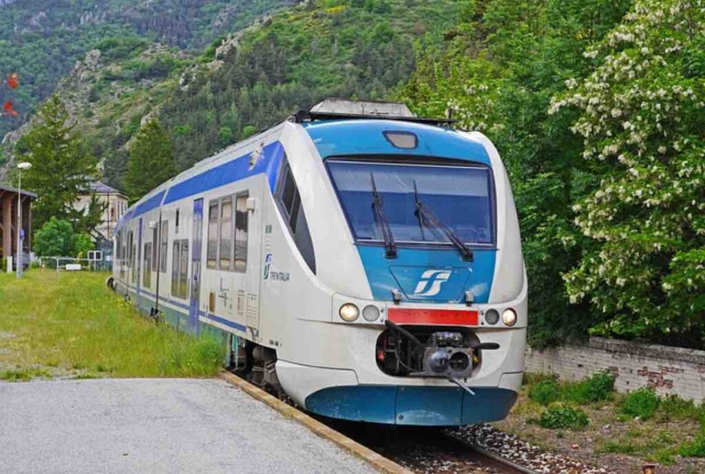 Trenitalia, assunzioni a tempo indeterminato: posizione, stipendio e ...